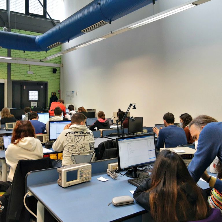 School@DEIB – La divulgazione scientifica targata DEIB – Politecnico di ...